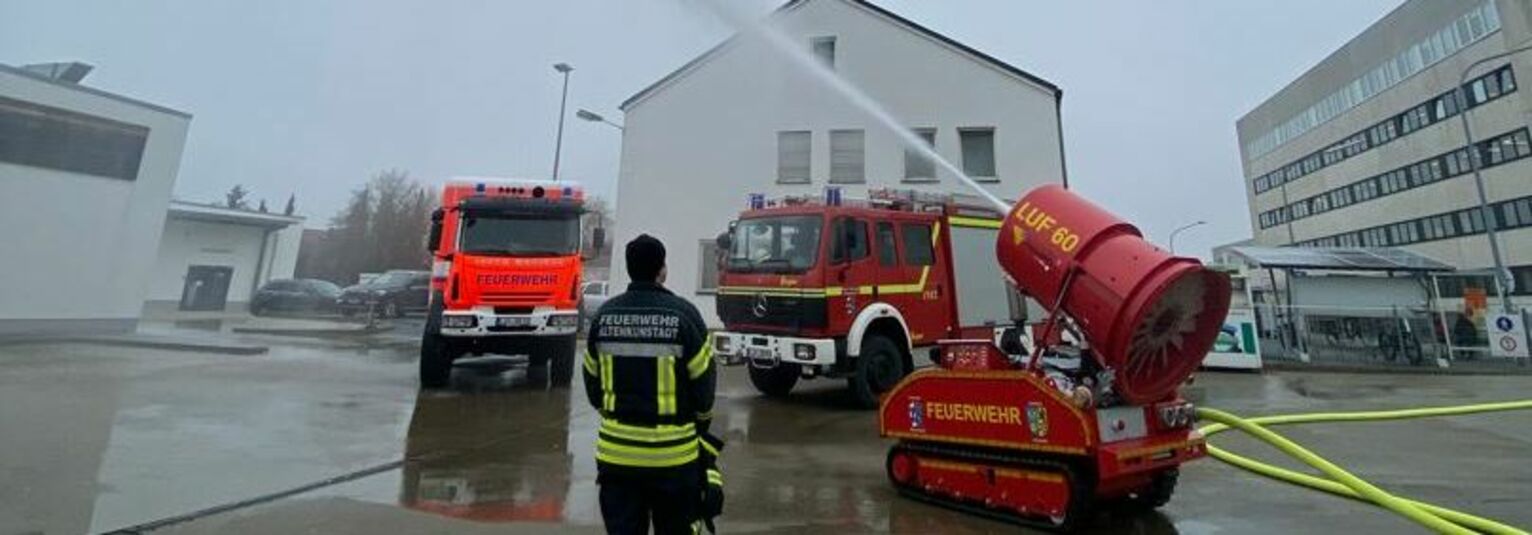 BHF setzt auf Löschroboter: Erstes LUF 60 in Nordbayern wird auch im ...